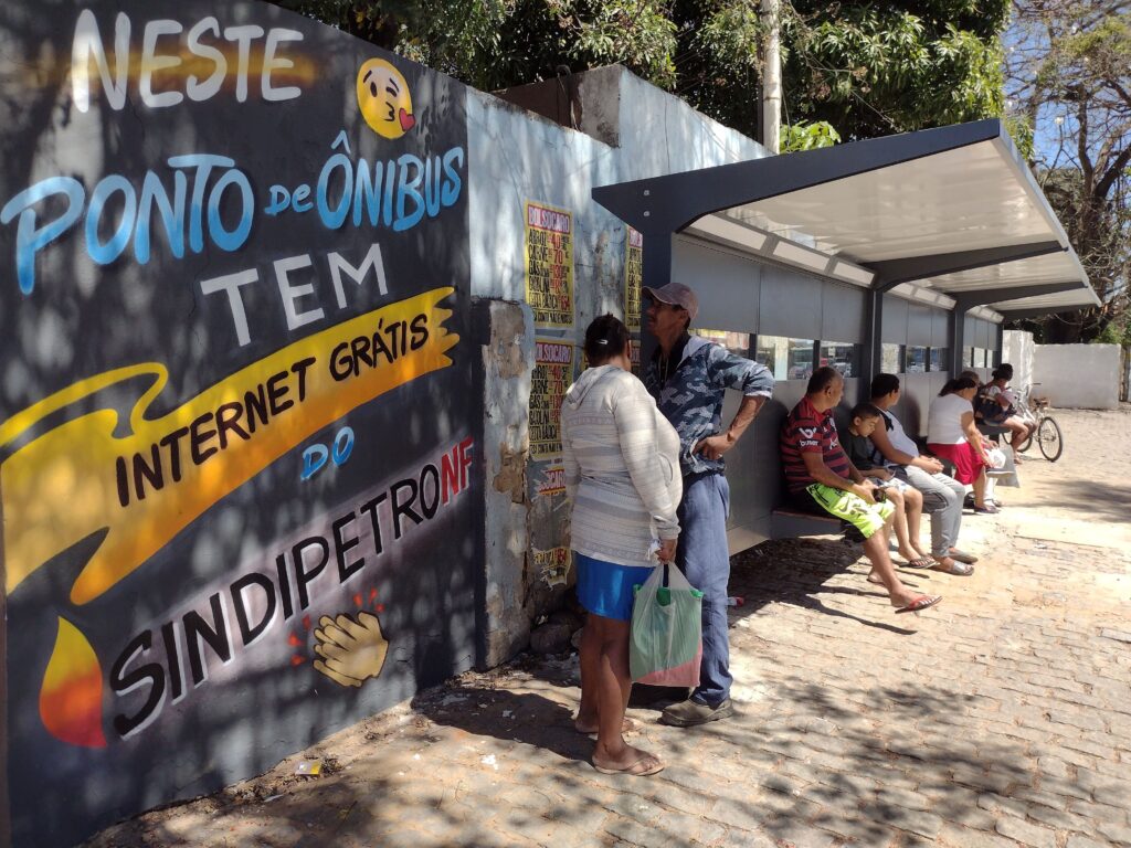 NF disponibiliza wi-fi grátis em ponto de ônibus em Campos - SindipetroNF NF disponibiliza wi-fi grátis em ponto de ônibus em Campos - SindipetroNF