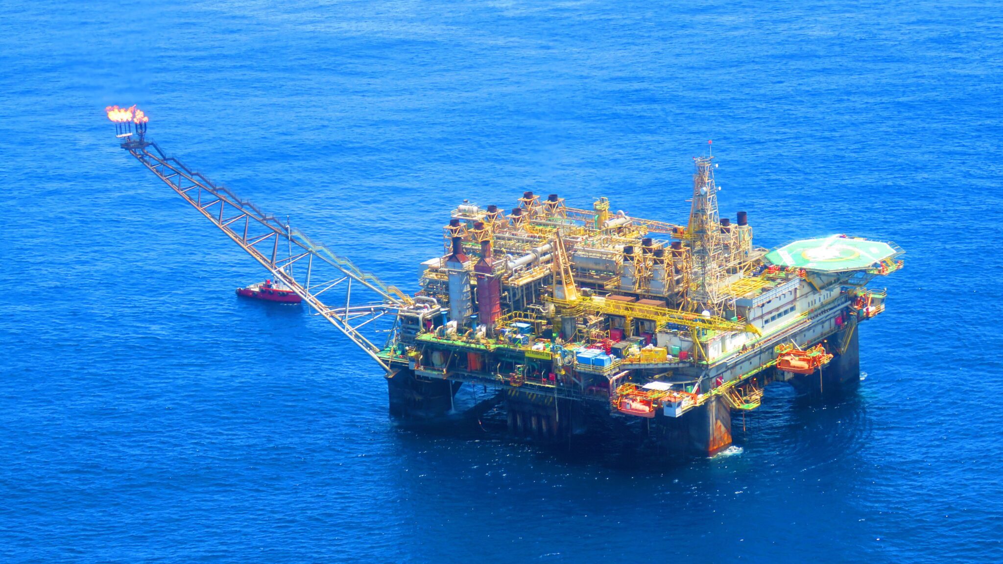 Bote de resgate se desprende da P-26 e cai no mar - SindipetroNF